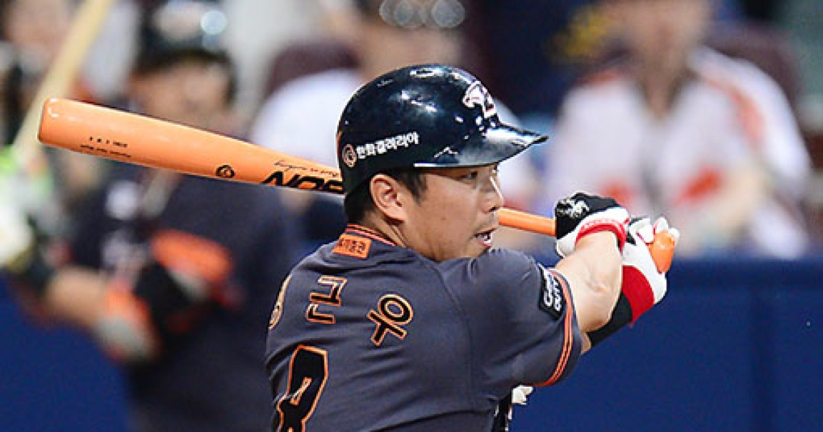 'KBO 역대 27번째 통산 1500안타'..정근우가 해냈다