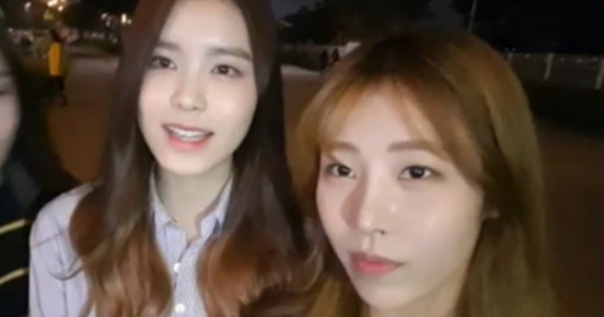 밤TView]'V앱' 구구단, 한강서 펼쳐진 편의점 '푹풍 먹방'