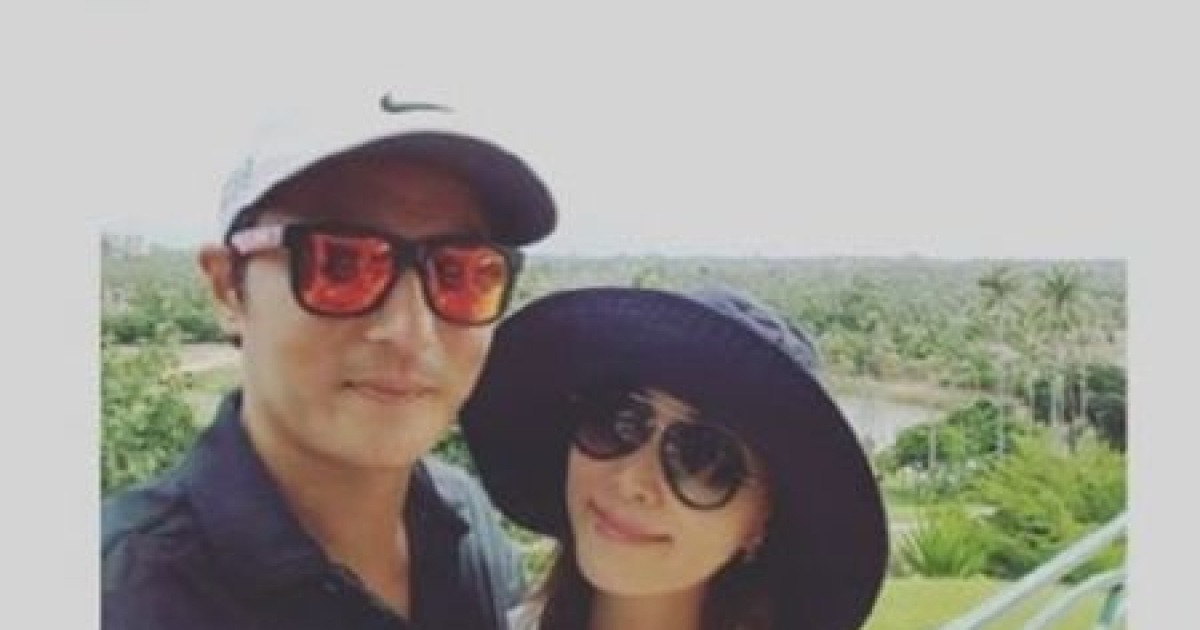 [ET-SNS] 고소영, 남편 장동건과 다정한 데이트샷 공개 "짝꿍이랑"