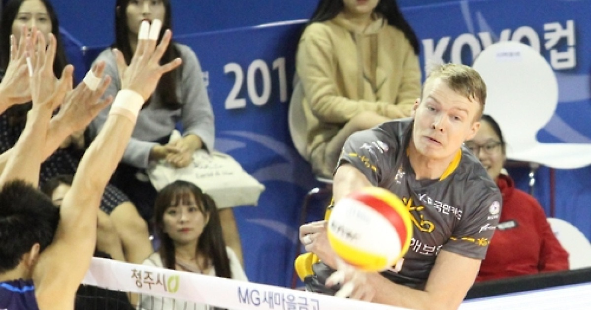 KB손보, 우리카드 꺾고 4년만에 KOVO컵 결승행