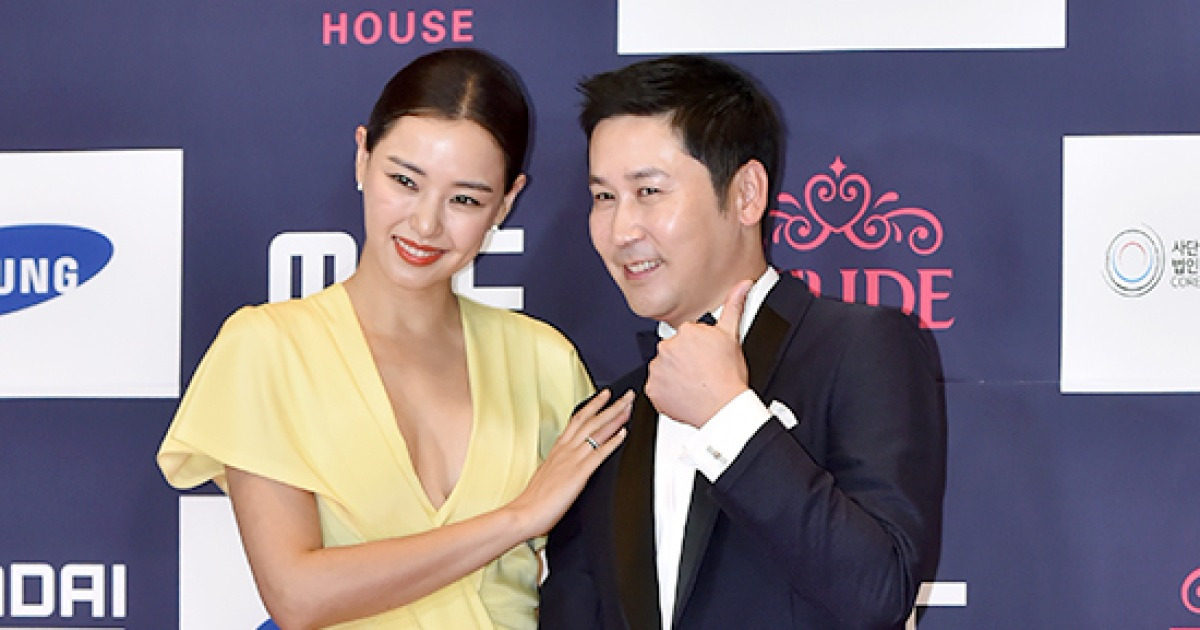 이하늬 신동엽 '최고의 케미 자랑하는 2MC'[포토]