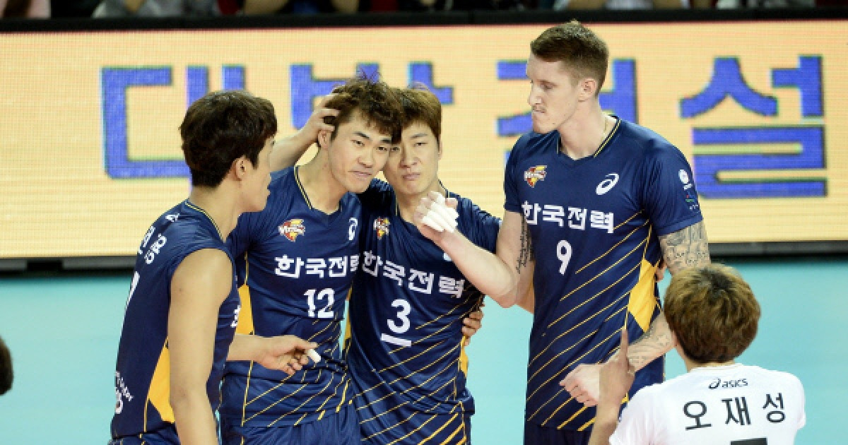 '돌풍 예고' 한국전력, 창단 첫 KOVO컵 정상..전광인 MVP