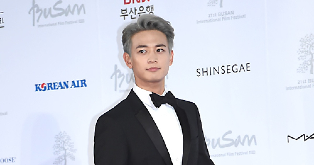 [MD포토] 샤이니 민호 '수트 입고 BIFF 개막식에'