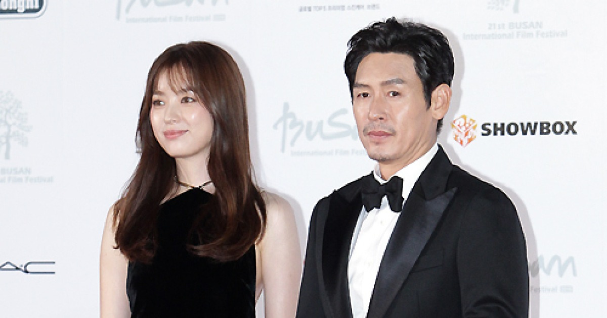 [포토엔]'꽃돼지와 송골매' 한효주-설경구 '3년만에 BIFF 에서 MC호흡'