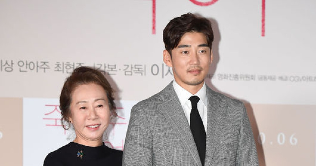 윤여정-윤계상 "같은 파평윤씨..결혼 못해" 폭소[21th BIFF]