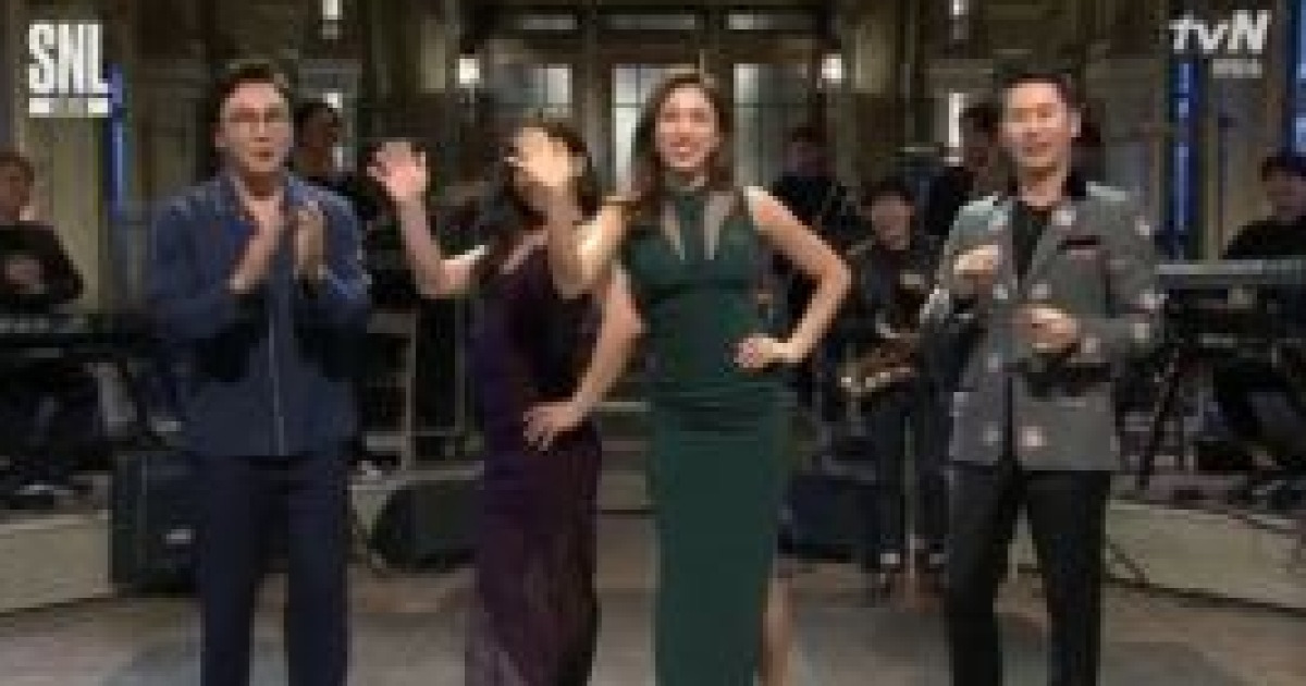 'SNL8' 이미도 '뒷태 미인' 인증, 몸매 드러나는 밀착 원피스 입고 등장
