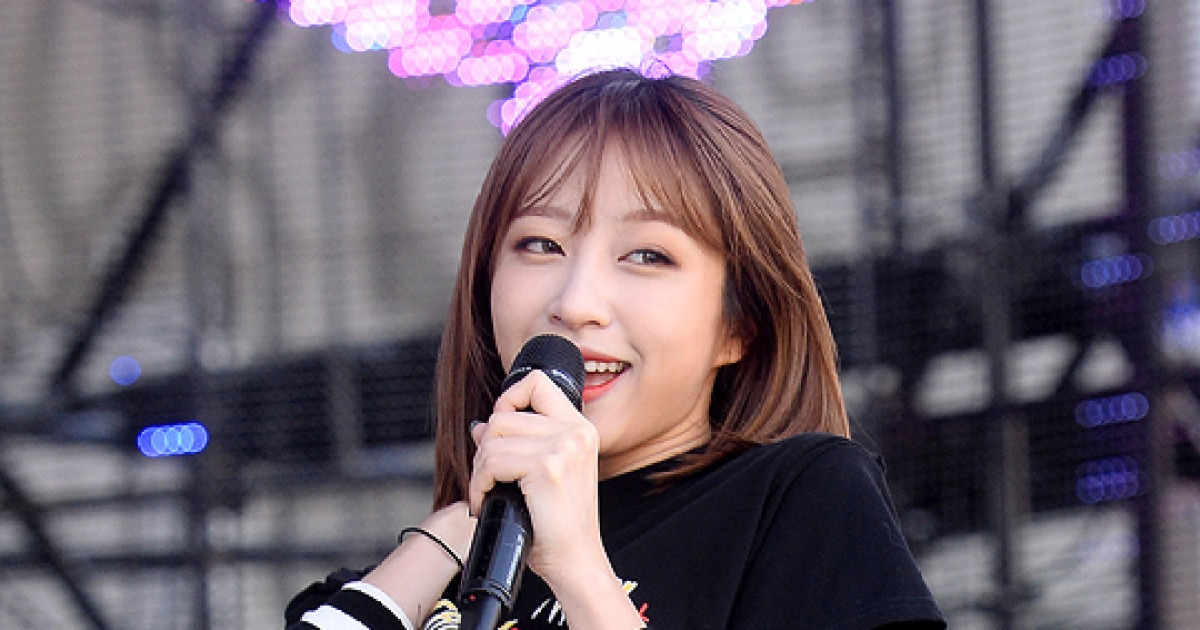 [TD포토] EXID 하니 '단추 두 개만 채운 아찔한 초미니'