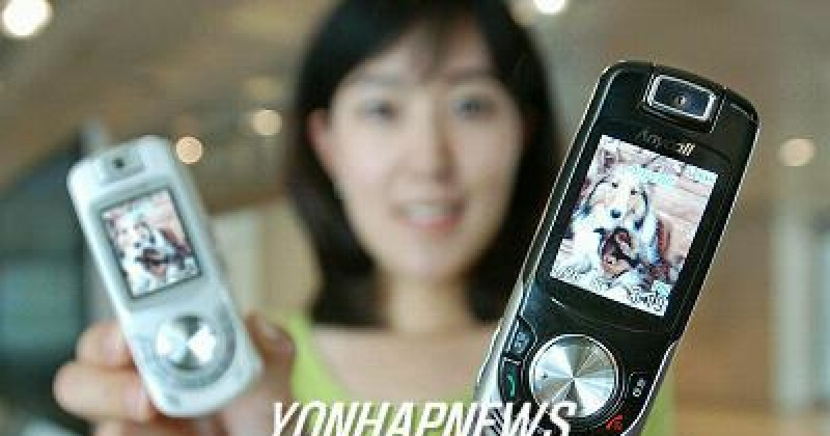 360도 회전형 위성DMB 폰 출시..LG전자