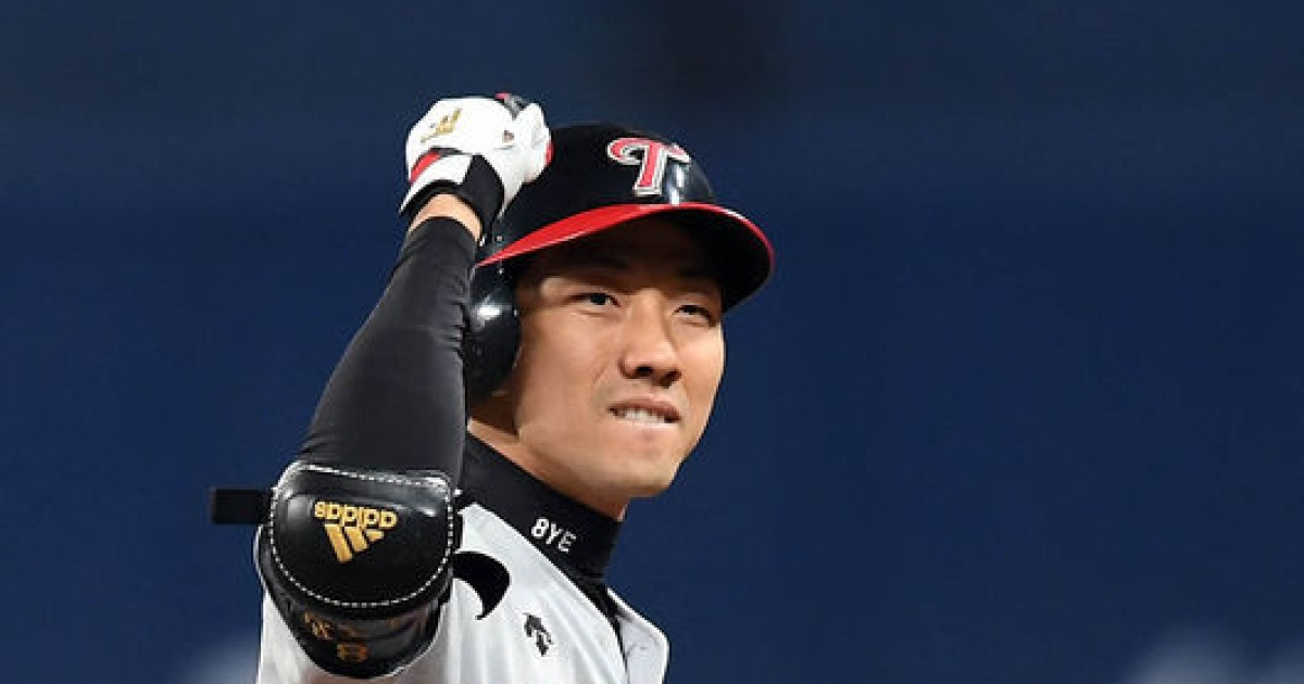 [준PO1] '돌격대장' LG 김용의, 준PO 1차전 MVP 등극