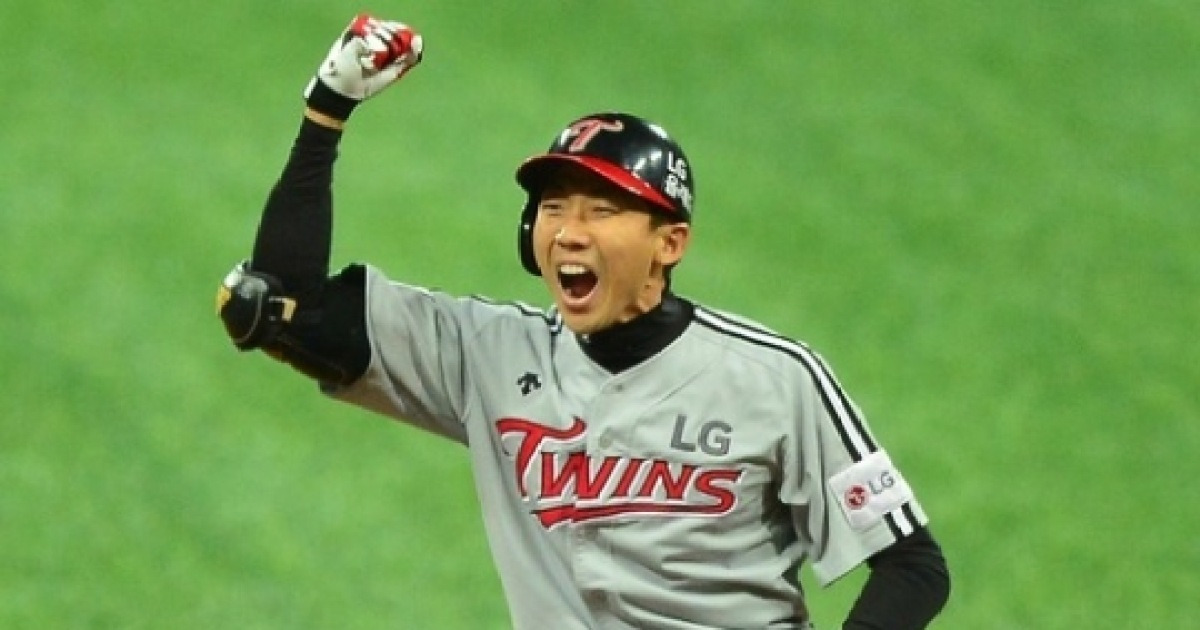 [준PO1] '3안타 3득점 맹타' LG 김용의, 준PO 1차전 'MVP' 선정