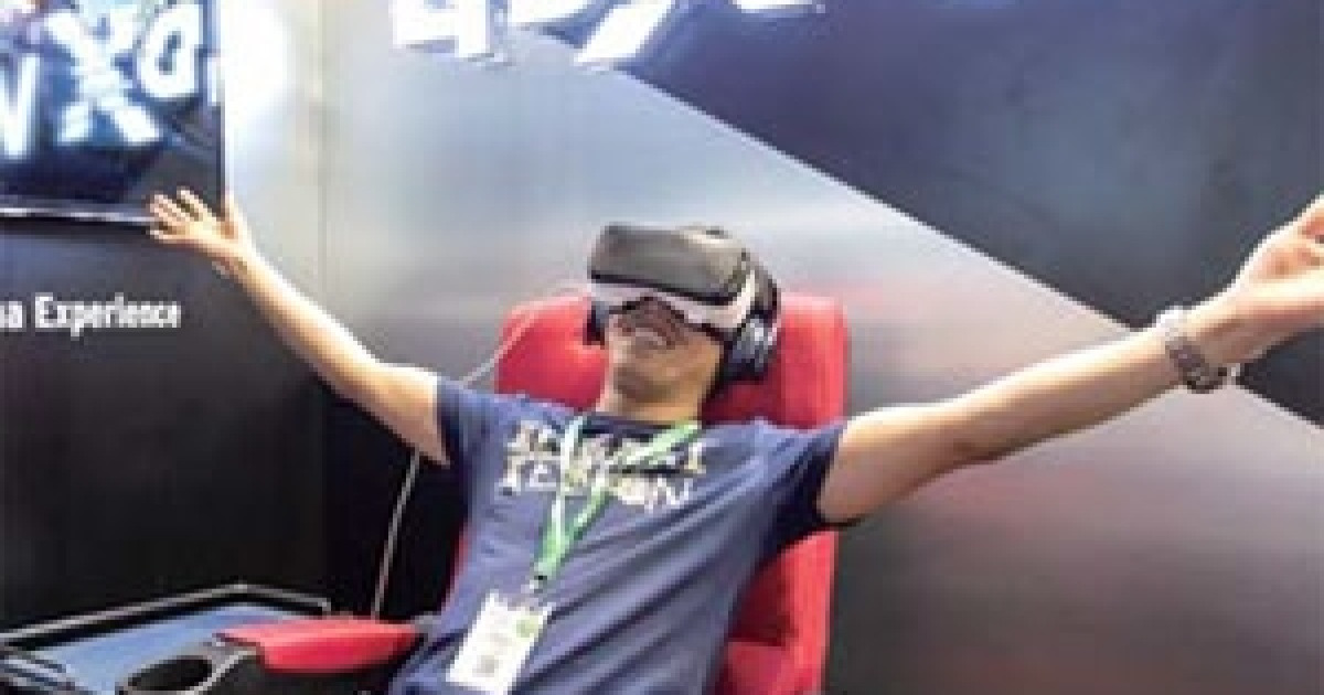 [매거진M | 고석희 기자의 블링블링] '4DX VR' 극장의 미래에 청사진을 제시하다