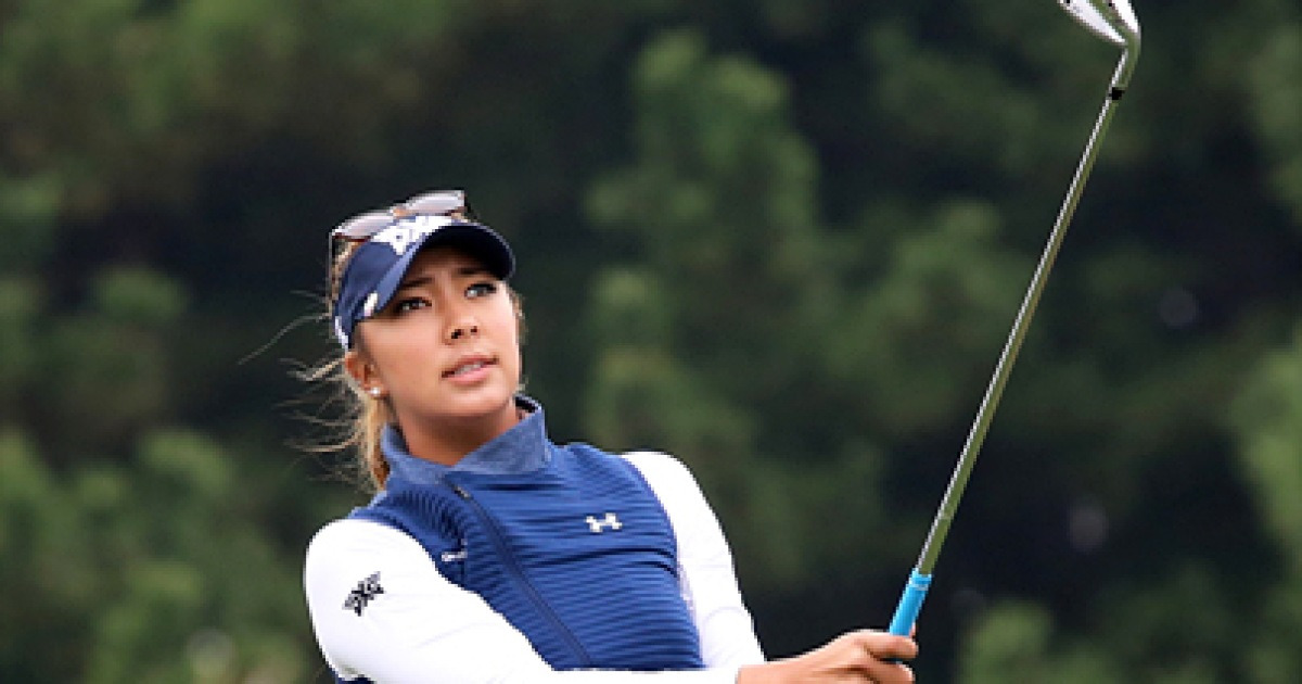 [포토] 샷 결과 확인하는 앨리슨 리 - 2016 LPGA KEB 하나은행 챔피언십 Final 라운드