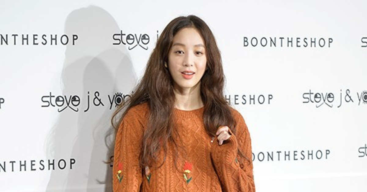 [T포토] 정려원 '점점 더 예뻐지네'