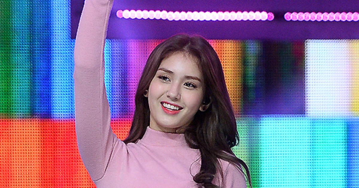 아이오아이 전소미 '찌르고~찌르고' [MBN포토]