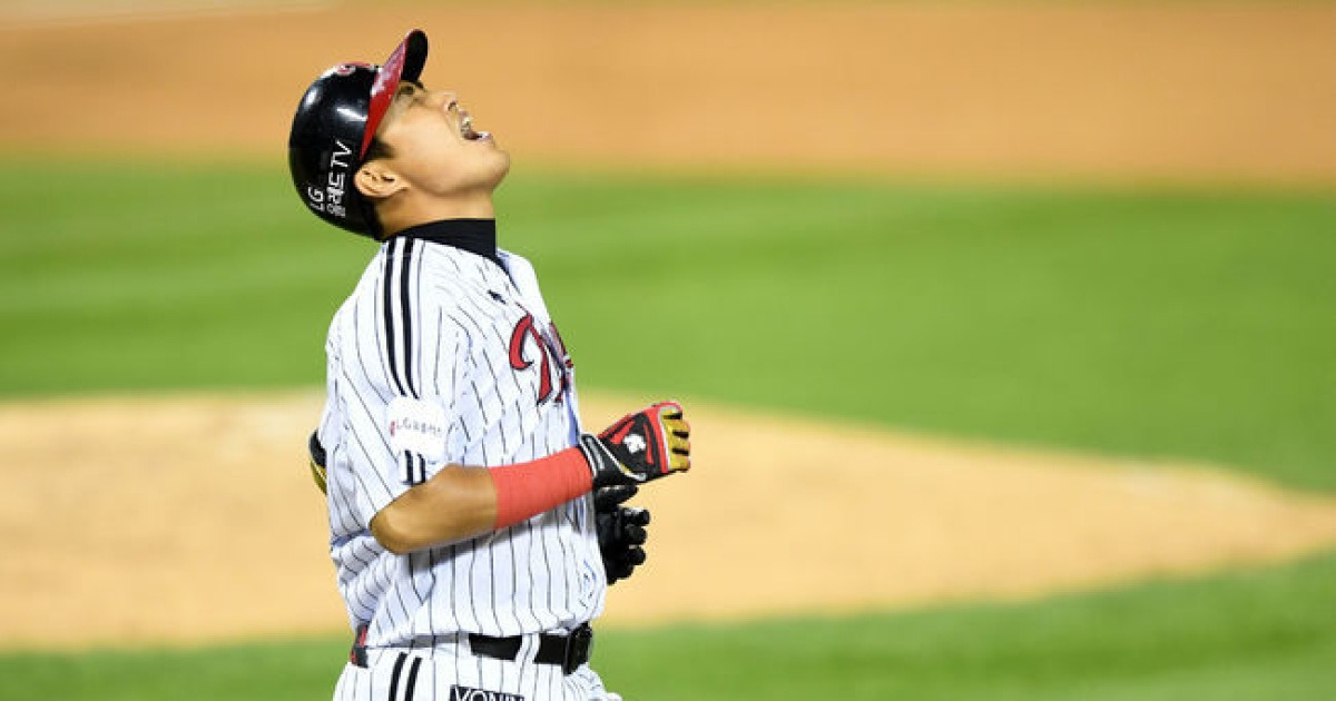 [PO3] '2사 만루 5번 무산' LG, 8회까지 잔루 17개