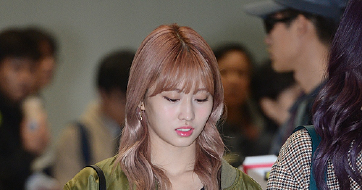 모모 '짧은 핫팬츠 공항패션' [MBN포토]