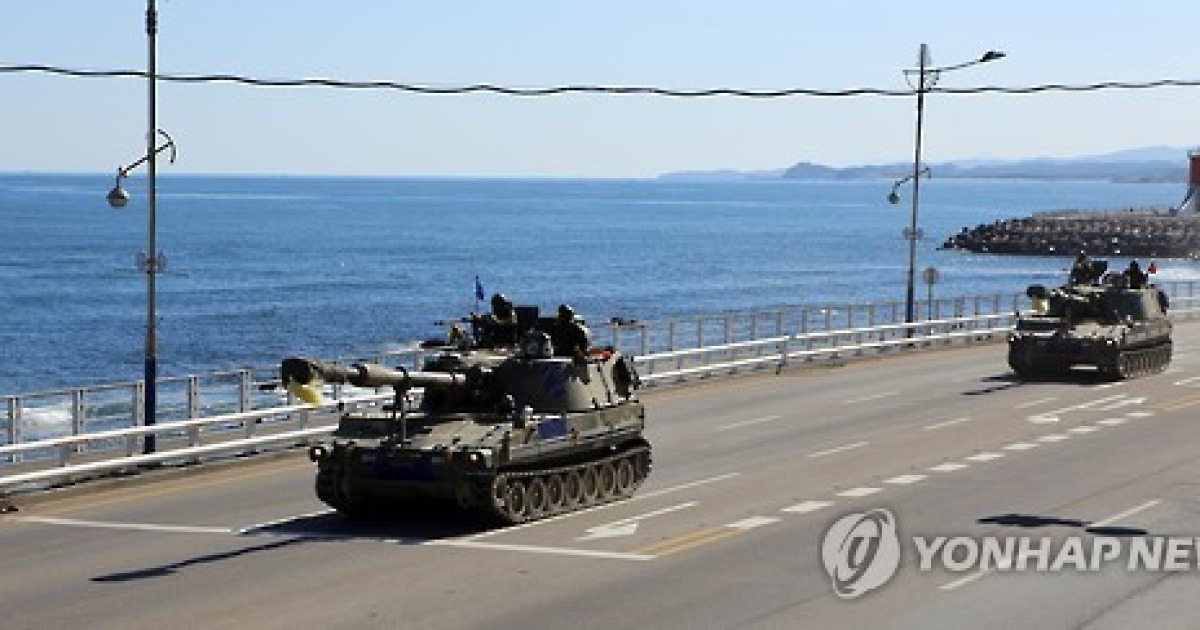 기동중인 K55 자주포