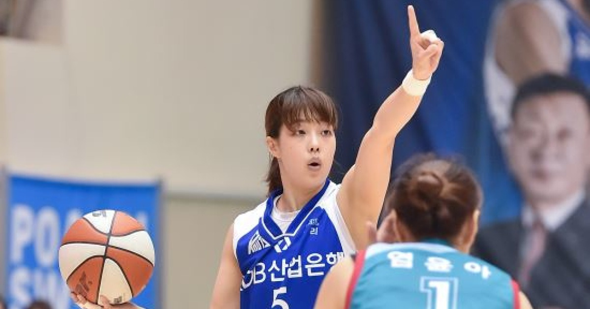 '이경은 18점' KDB생명 2승째..KEB하나은행 5연패 수렁