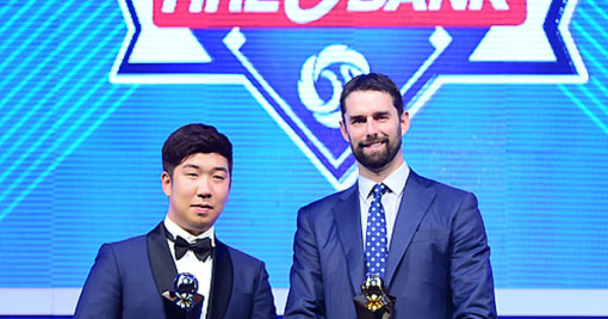 니퍼트-신재영 '2016 KBO리그 MVP와 신인상의 영예' [MK포토]