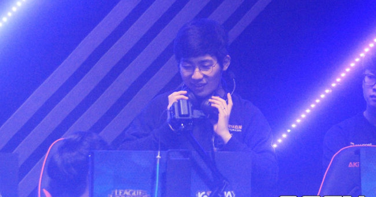 [LOL KeSPA컵] 정노철 ROX 감독, "세계 최고 미드와 팀 이긴 '크라이' 해성민 대견"