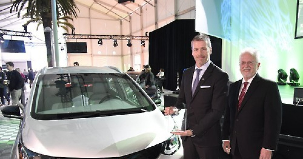 USA LA AUTO SHOW 2016