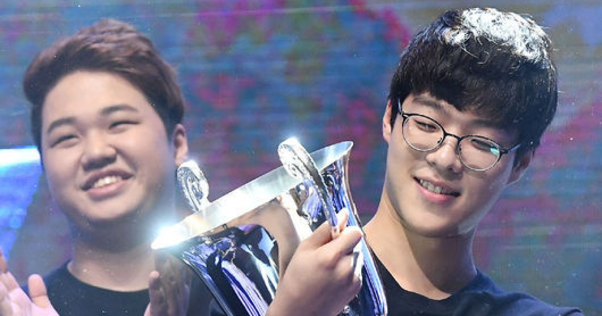 [사진]ROX, LOL KeSPA컵 우승트로피를 품에