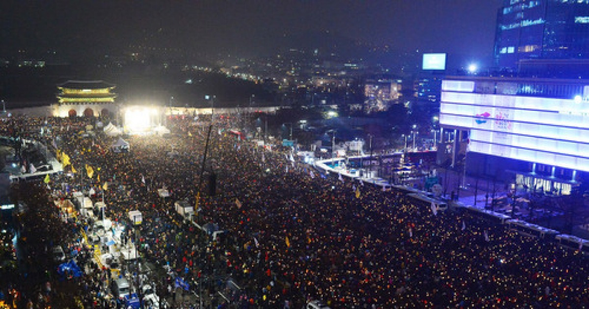 광화문광장 밝히는 촛불