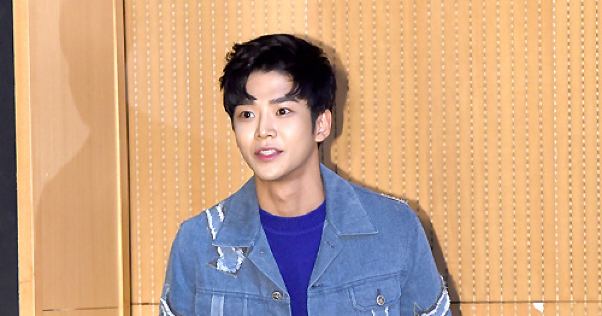 [MD포토] SF9 로운 '떨리는 신인의 발걸음'