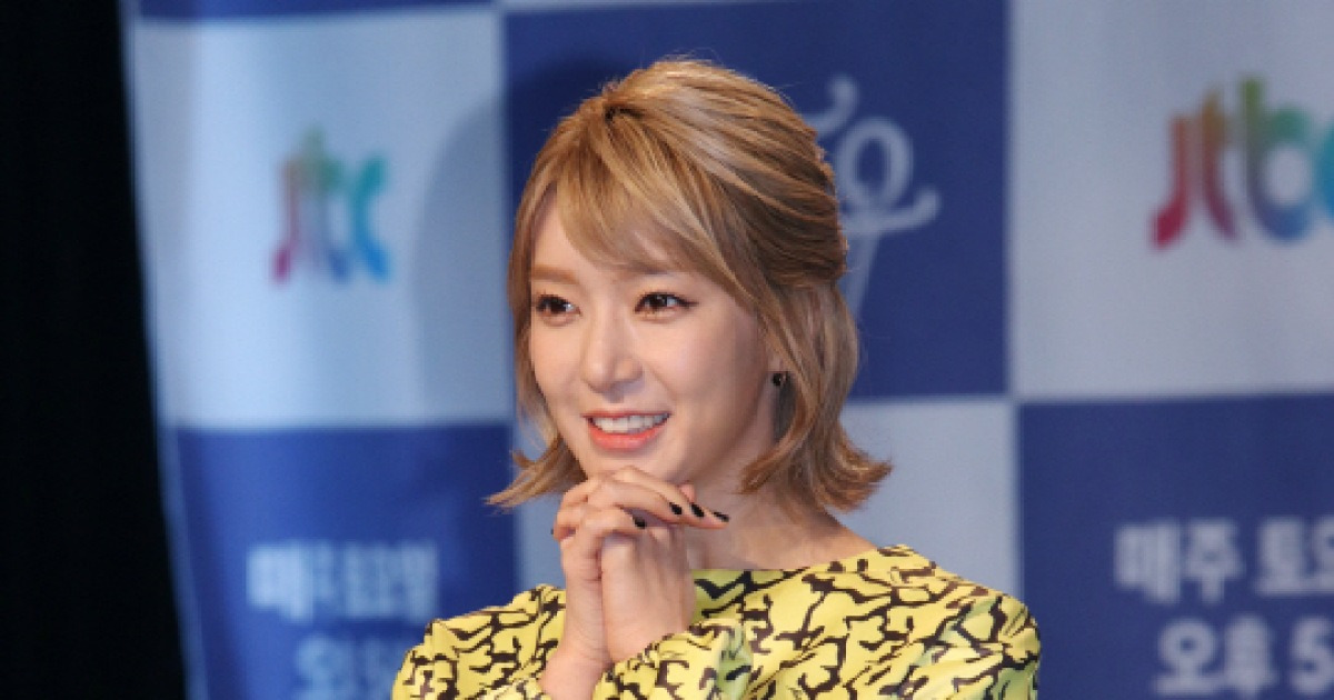 초아(AOA), , 남심 녹이는 사랑스러움('싱포유')