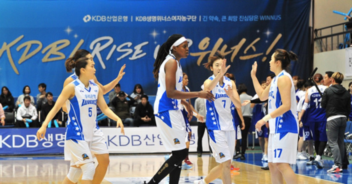 [WKBL 2R 리뷰] 무패행진 우리은행, 중위권 경쟁은 안개 속