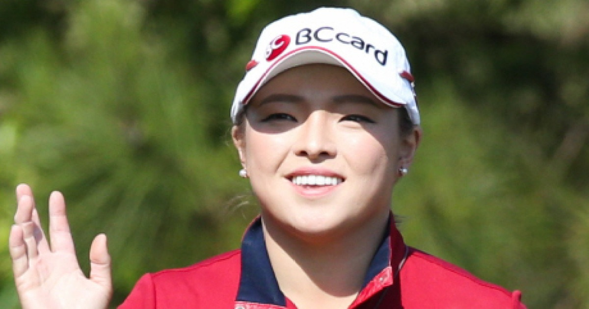 [KLPGA]장하나, 1위로 질주中..2위 김효주는 2타차로 추격