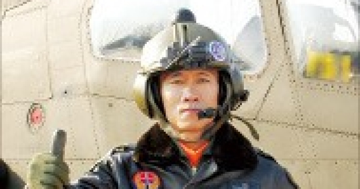항공사격 1위 올해의 탑 헬리건 정상근 준위