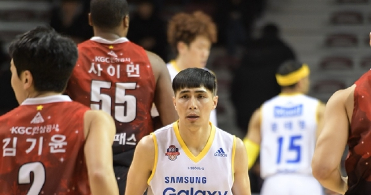 '주희정 1000G 축포' 삼성, KGC 꺾고 공동 1위 등극