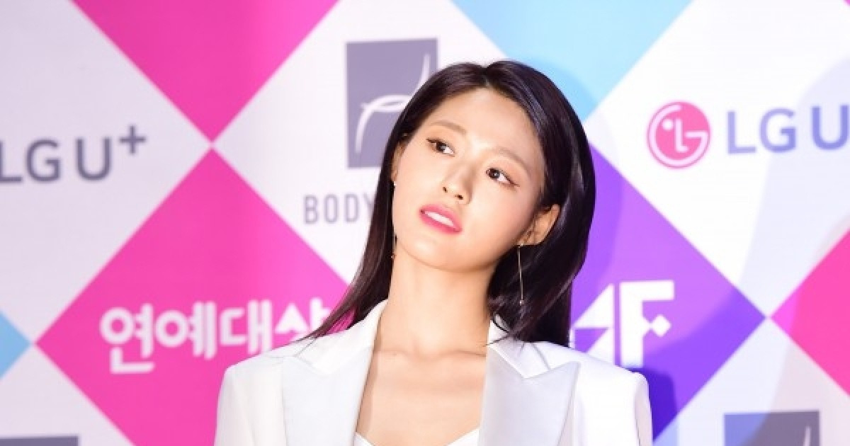 AOA 설현 '국보급 미모' (2016 SBS 연예대상)