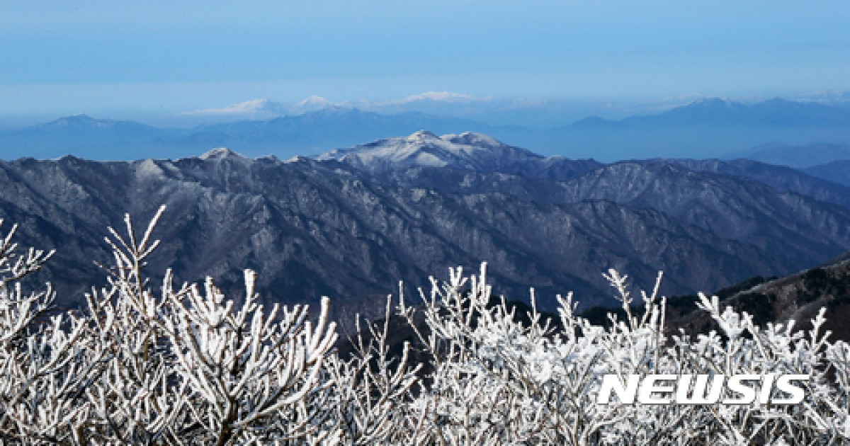 설경 펼쳐진 지리산 노고단