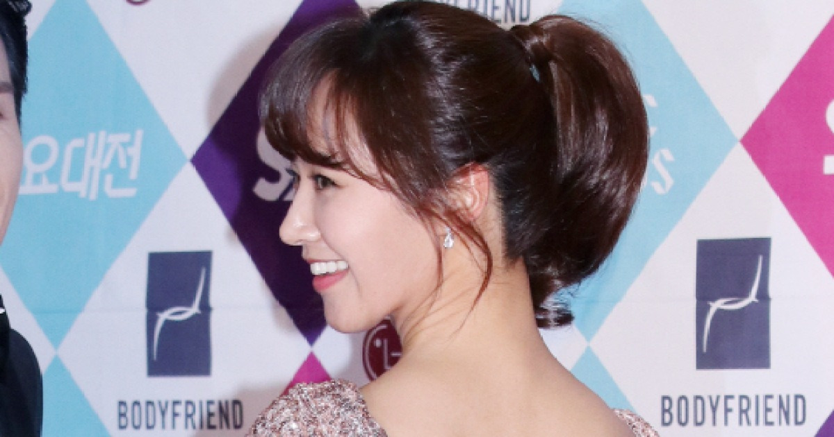 소녀시대 유리, 뒤태 노출로 완벽 몸매 자랑(2016 SAF SBS 가요대전)