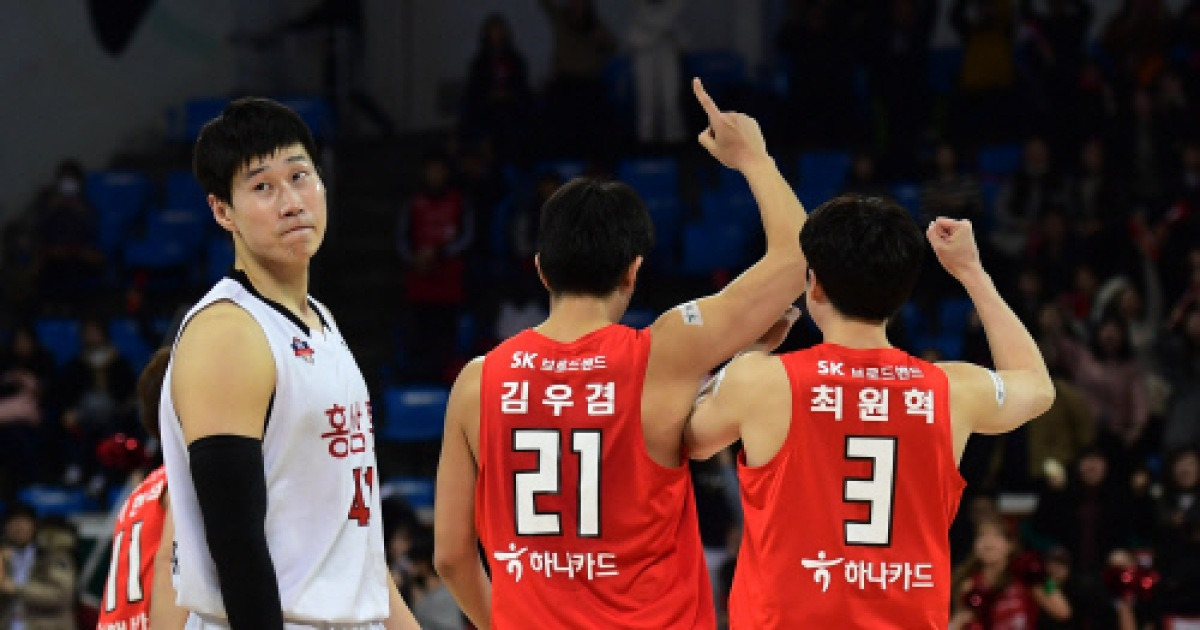 [SS포토] KGC 오세근 '허무하게 졌어'