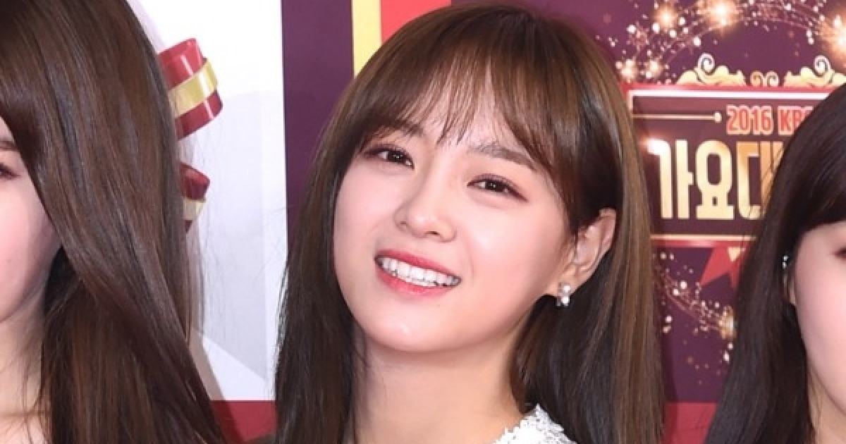 아이오아이 김세정, 시선 훔치는 미소(2016 KBS 가요대축제)