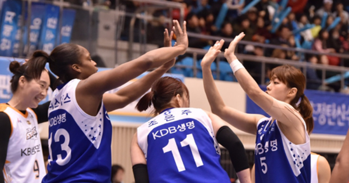 '이경은·노현지 28점 합작' KDB생명, 2번째 2연승..KB 6위 추락