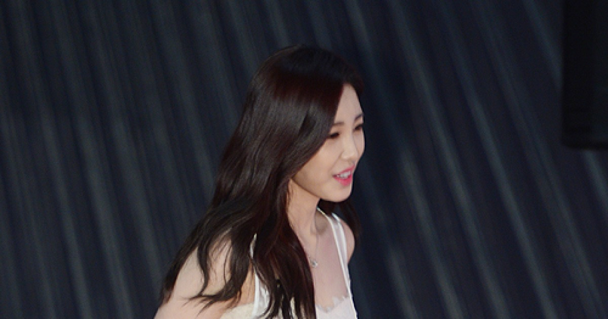 전효성 '아찔한 킬힐' [2016 SBS 연기대상]