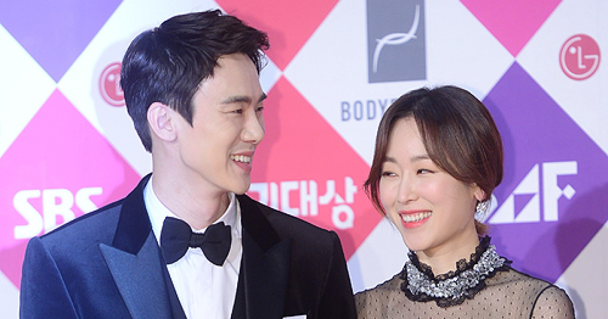 유연석-서현진 '서로를 바라보며 행복한 미소' [2016 SBS 연기대상]