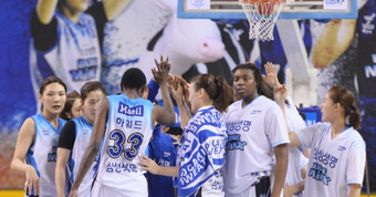 [WKBL] '3연승' 삼성생명, 연장 접전 끝에 KDB생명 제압