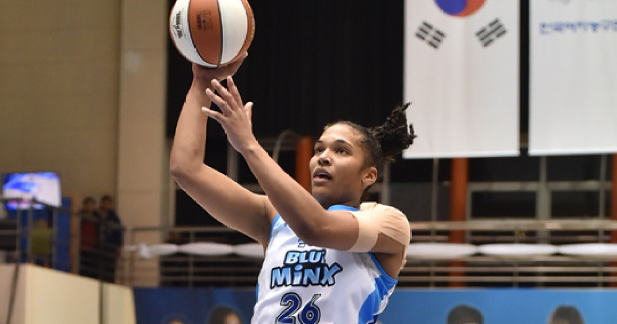 '토마스 21P 15R' 삼성생명, KDB 꺾고 3연승