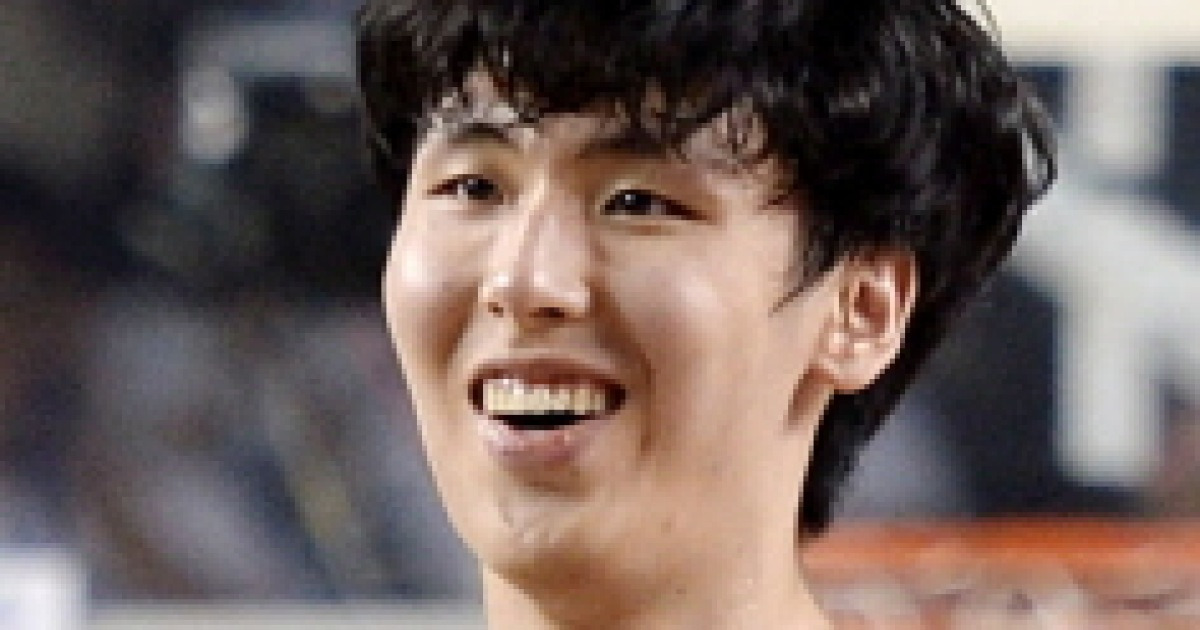 '송교창 18득점' KCC, SK 꺾고 단독 8위 도약