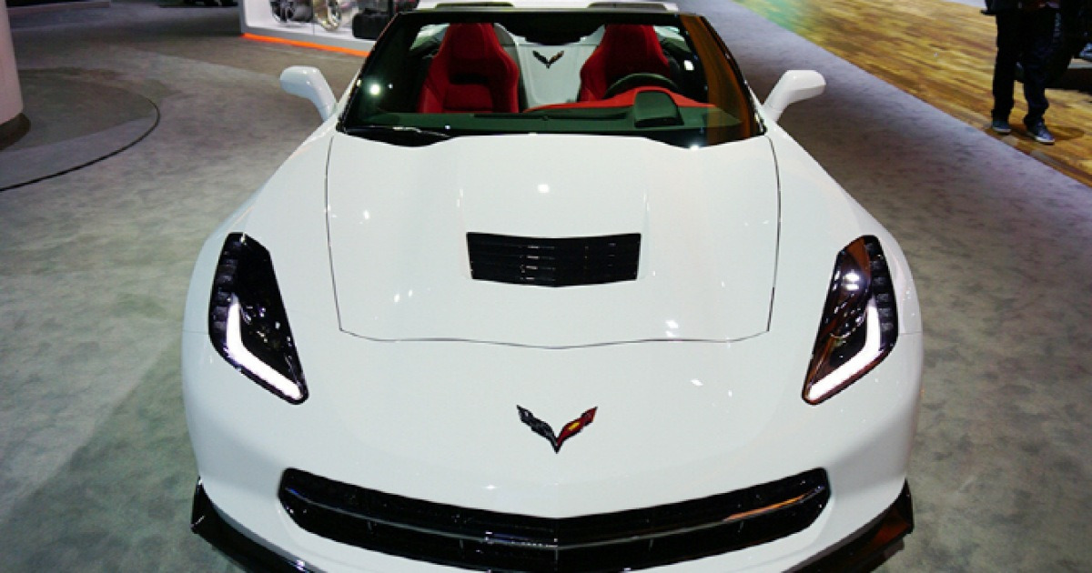 [포토] [2017 디트로이트] 세련된 디자인을 뽐내는 쉐보레 콜벳 C7 스팅레이 컨버터블