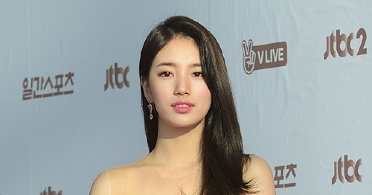 수지 '청순 여신의 드레스 자태' [MBN포토]