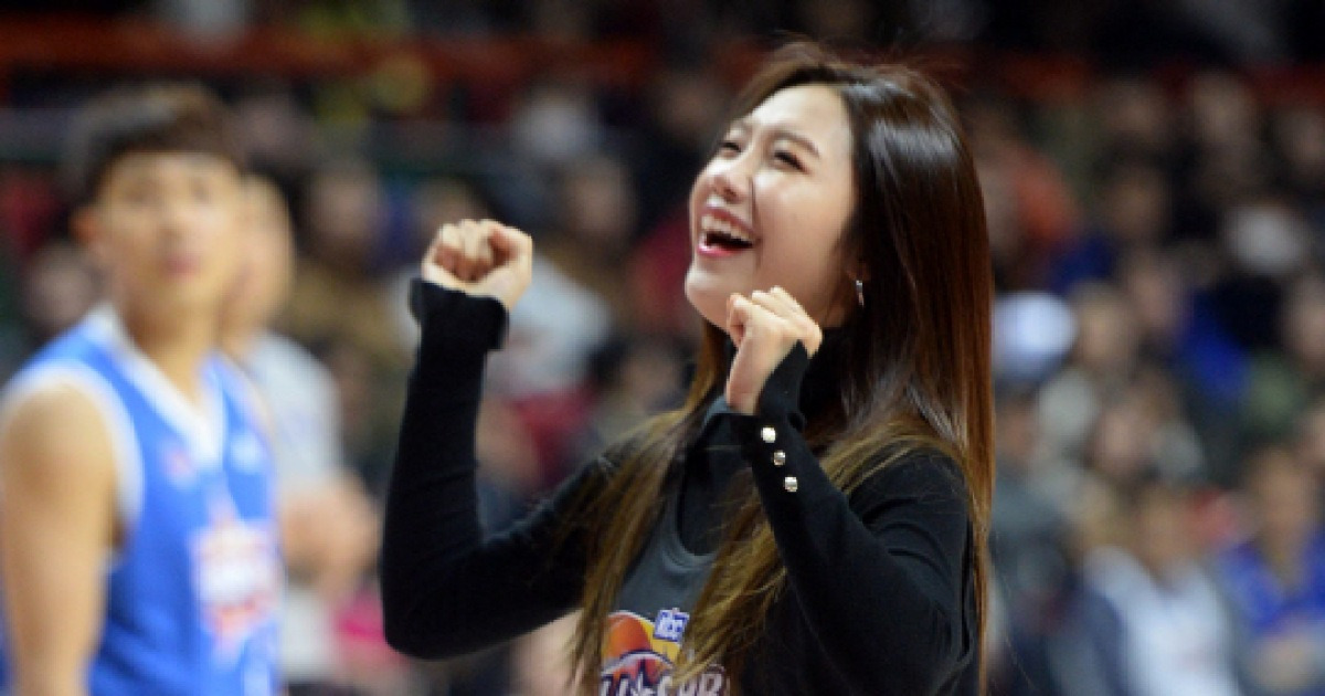 [포토] 정은지, 농구 어려워~