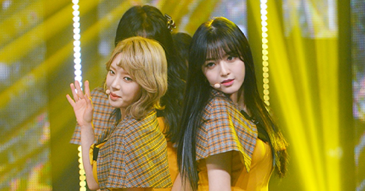 [TD포토] AOA 초아-찬미 '섹시미 대결'