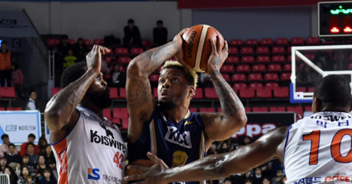 [SS포토]KCC 에이스 에밋, '다 뚫어버려!'