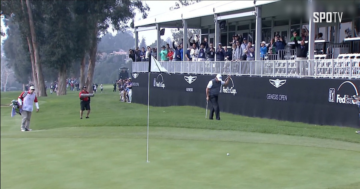 [PGA 영상] '웨지 마법사' 필 미켈슨, 제네시스 오픈 1R 베스트 샷 선정